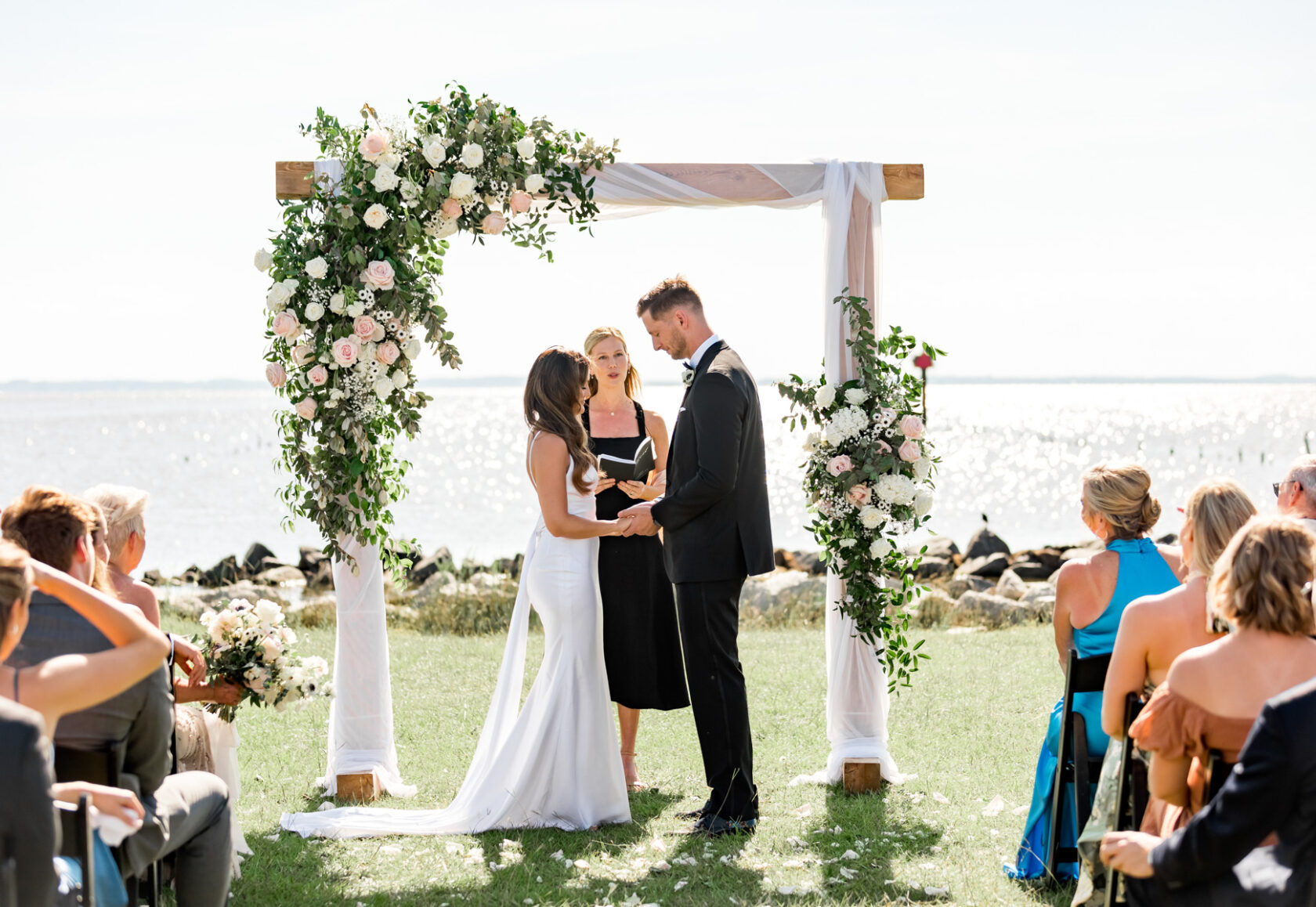 Blake + Jordan | The Whalehead Club | Photo + Video - Digital Wunderland